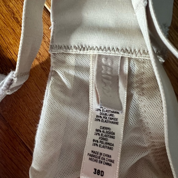 SKIMS | Intimates & Sleepwear | Skims Tshirt Bra Beige 38d With ...